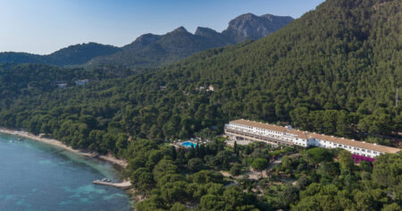 Isadore Sharp, Founder and Chairman, Four Seasons Hotels and Resorts ...