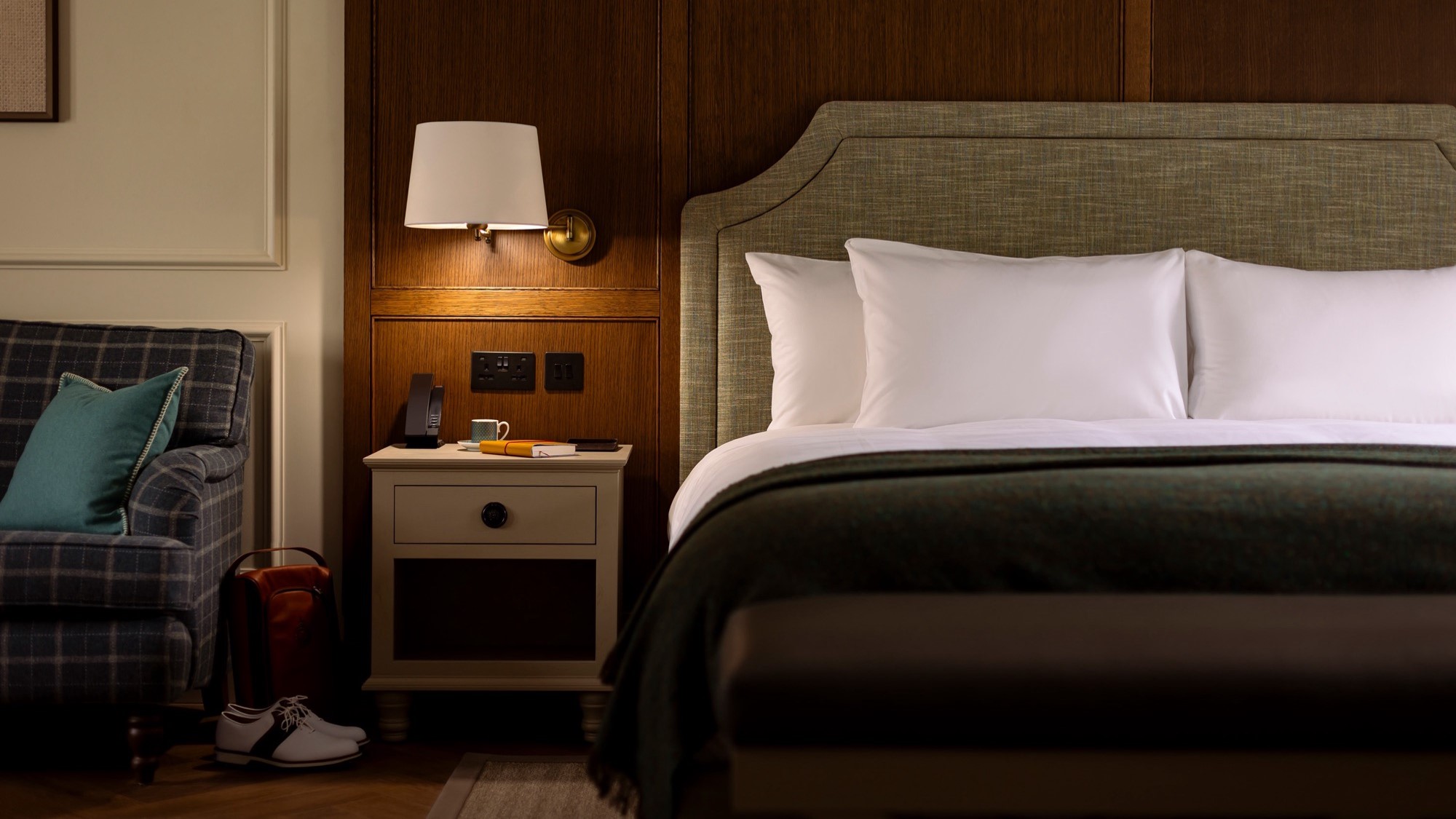 Authentic Irish interiors add local luxury to Dunluce Lodge ...